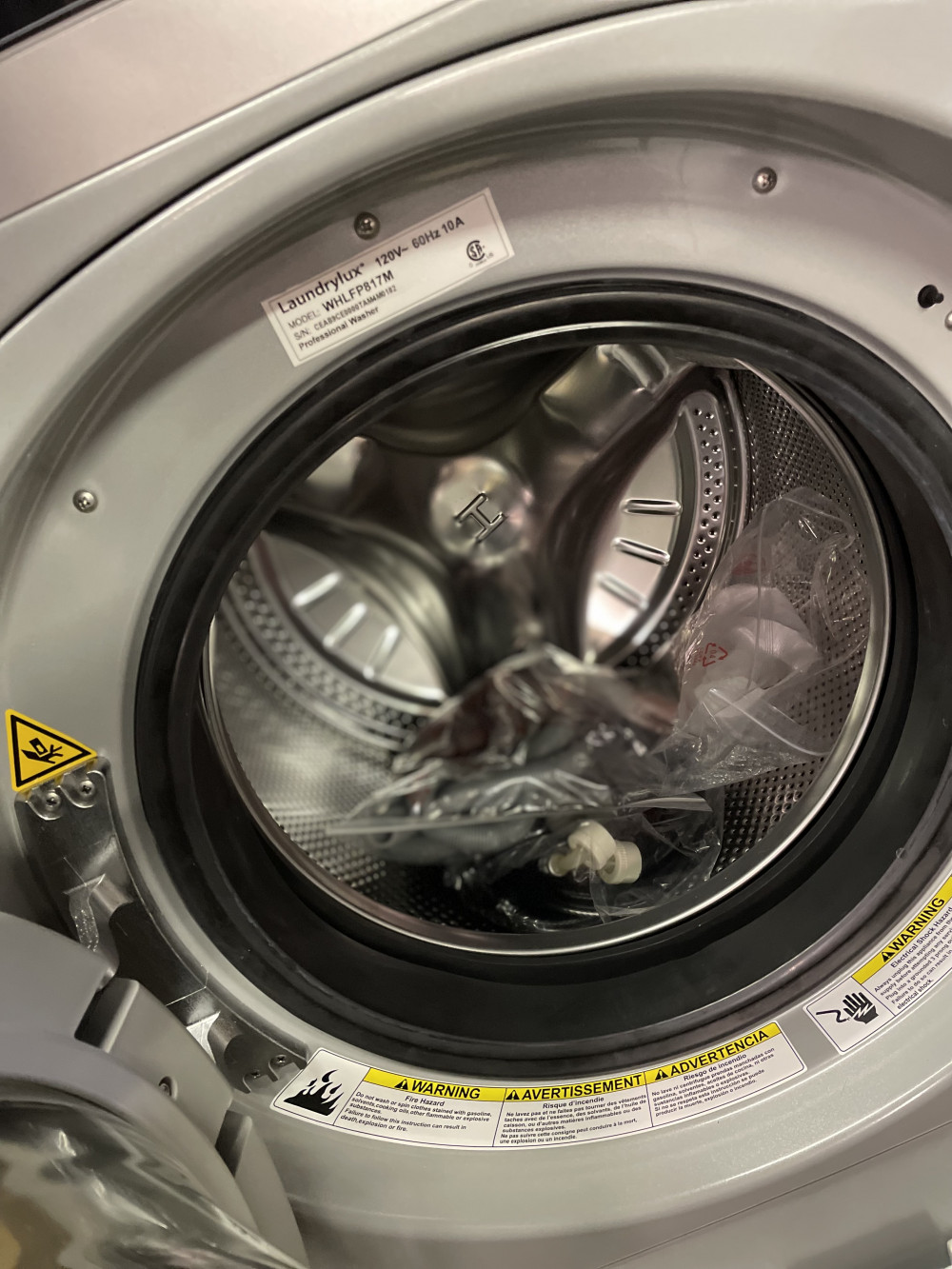 Laundrylux crossover 2.0 Washing Machine - Swico Auctions