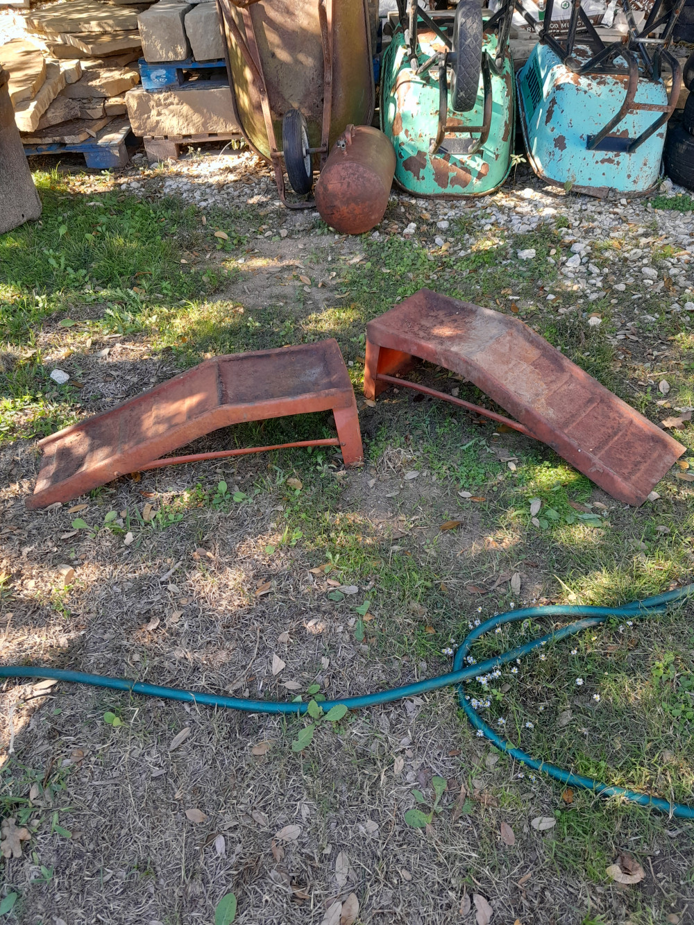 Lot# 9206b - steel auto ramps - Swico Auctions