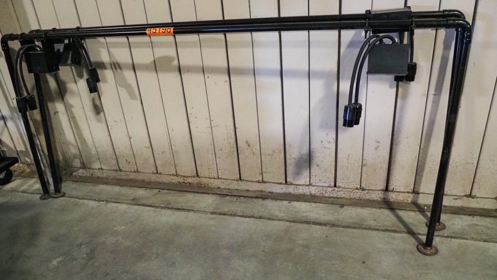 2 Pipe racks - Swico Auctions