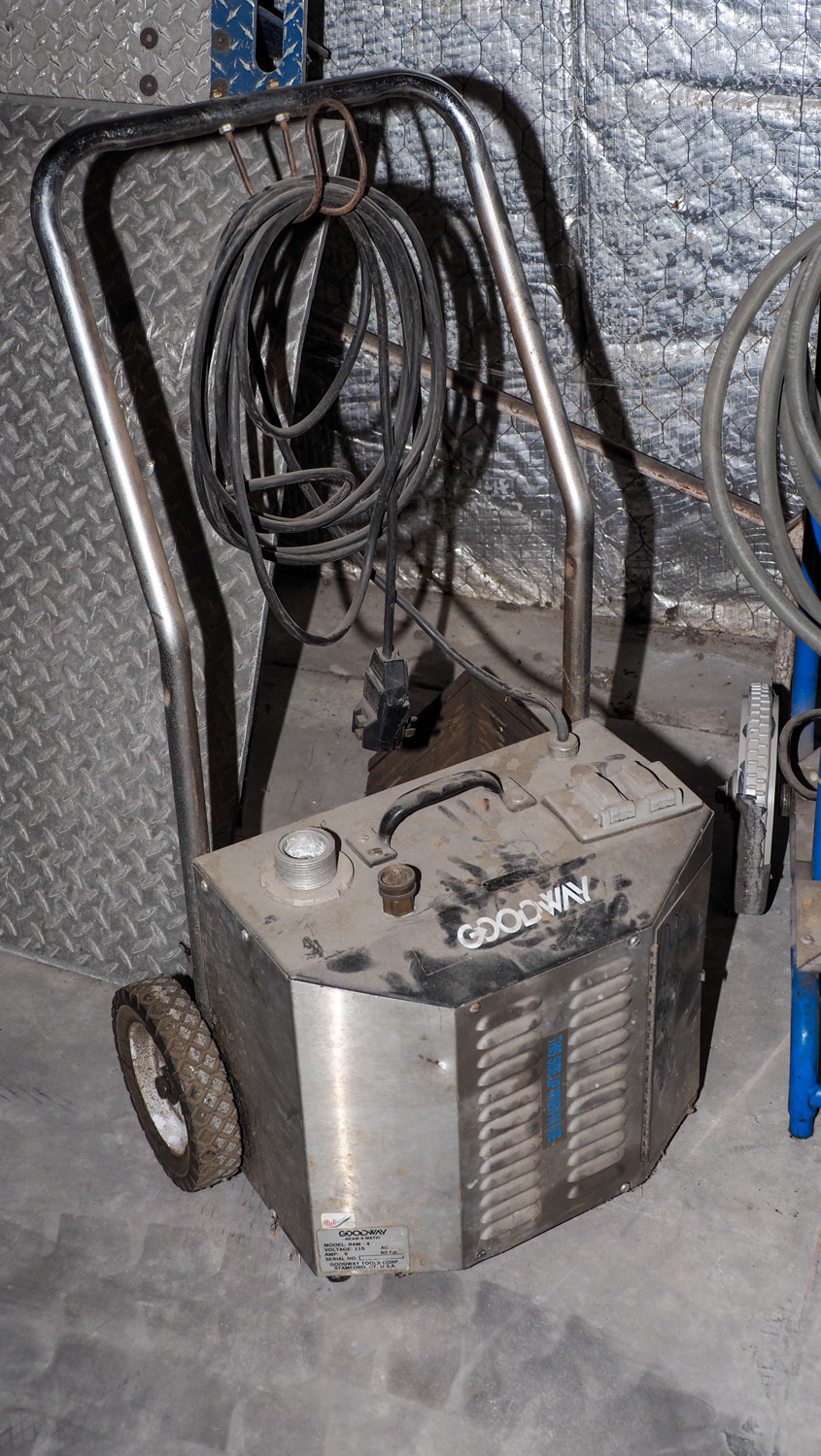 3 coil/chiller cleaners - Swico Auctions