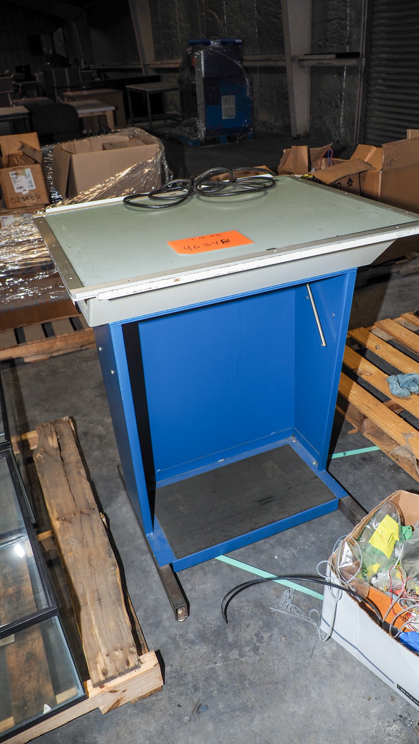 Backlight table - Swico Auctions