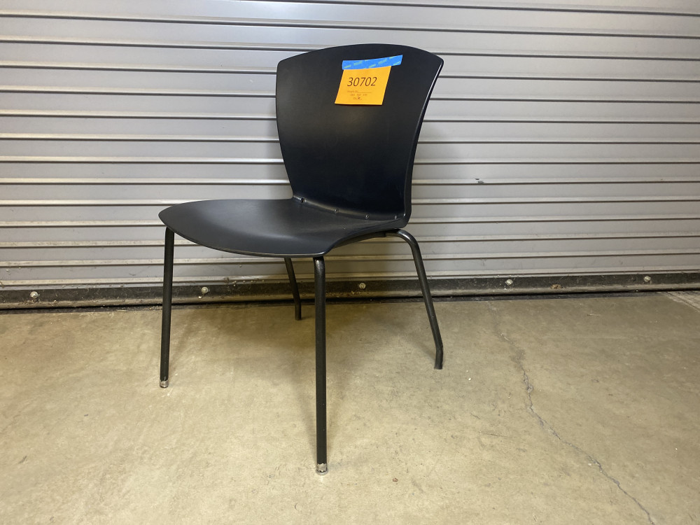40 metal framed chairs - Swico Auctions