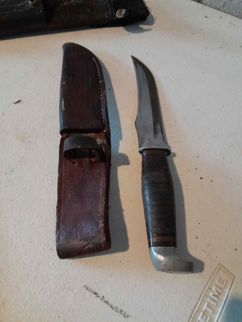 Lot# 101 - kinife collection - Swico Auctions