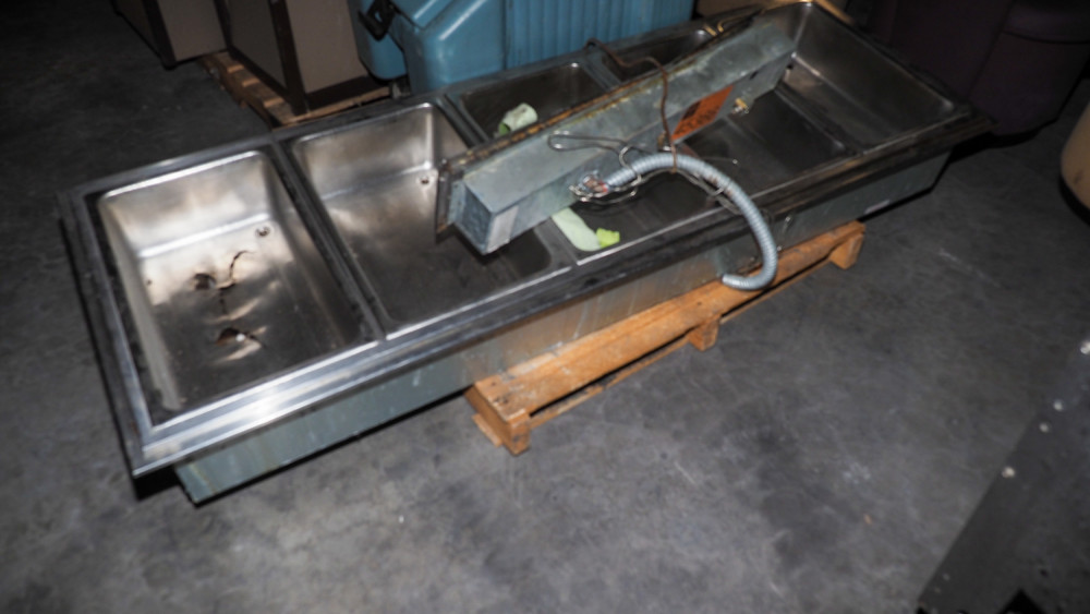 5 well counter insert - Swico Auctions