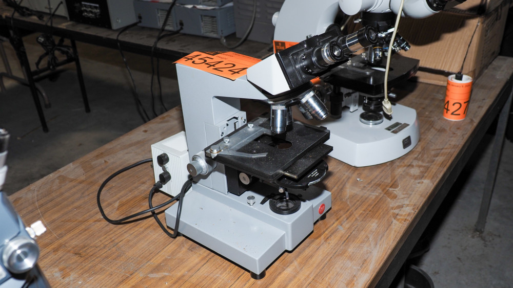 Leitz microscope - Swico Auctions