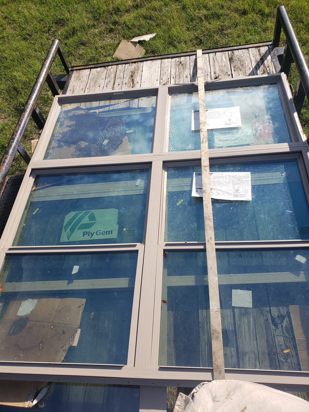 Custom Ply Gem window - Swico Auctions