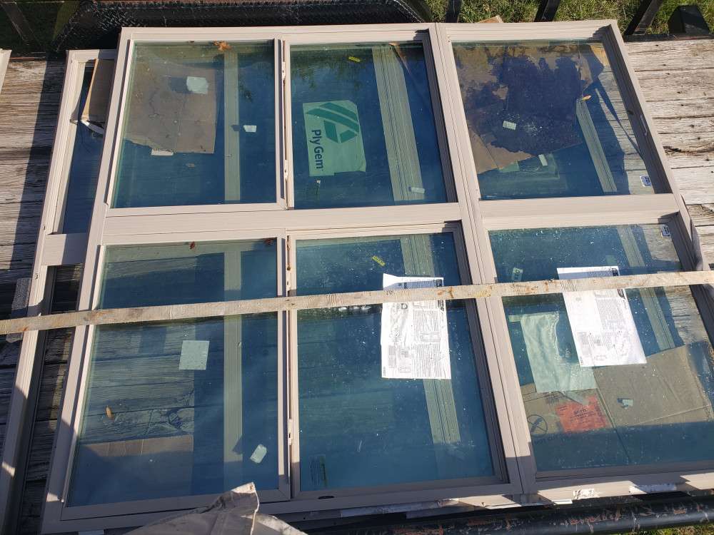 Custom Ply Gem window - Swico Auctions