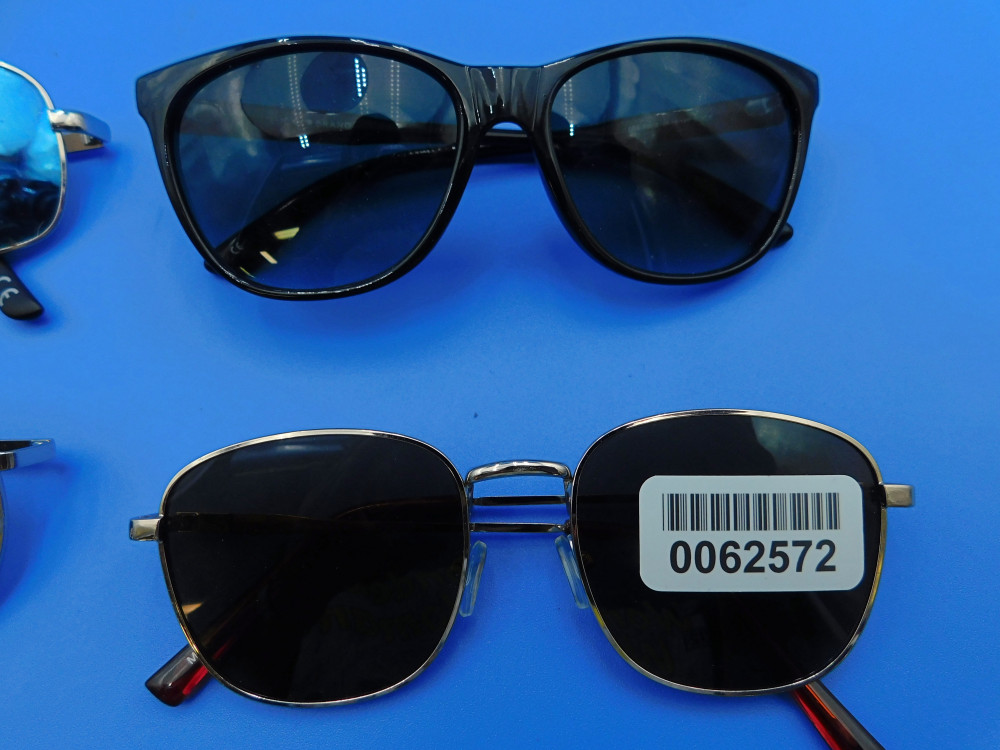 Lot of Sunglasses - Swico Auctions