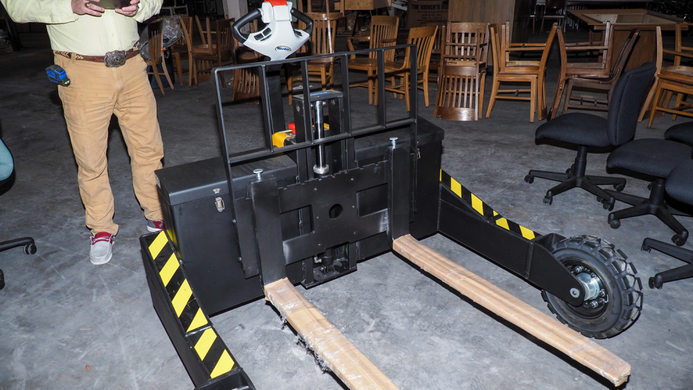 Vestil Mfg Global Industrial pallet jacket - Swico Auctions