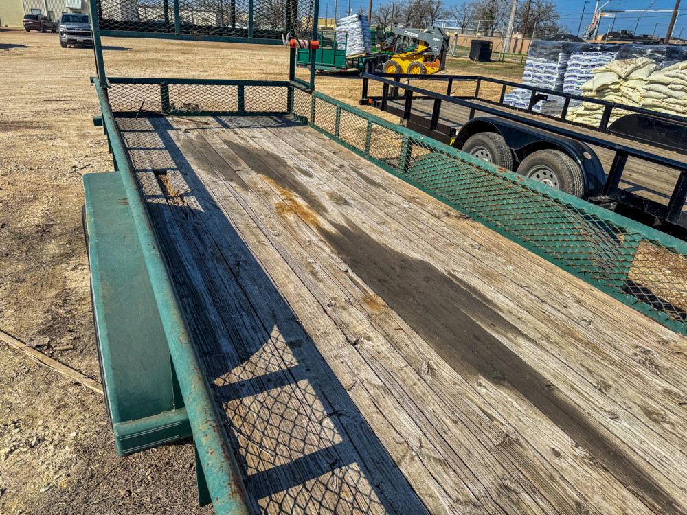 2014 Texas Bragg landscape trailer, VIN: 17XFP1824E1040387 - Swico Auctions