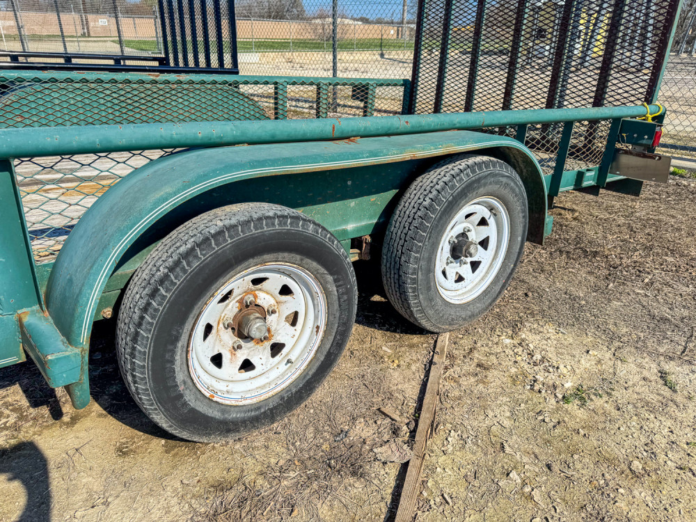2014 Texas Bragg landscape trailer, VIN: 17XFP1824E1040387 - Swico Auctions