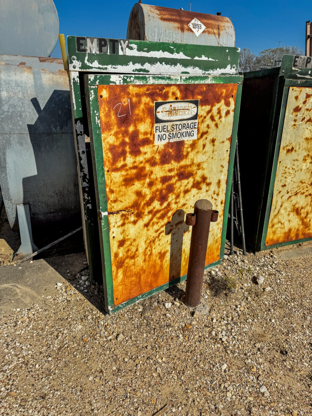 Steel fuel storage cabinet - Swico Auctions