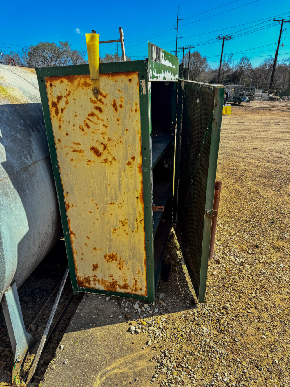 Steel fuel storage cabinet - Swico Auctions