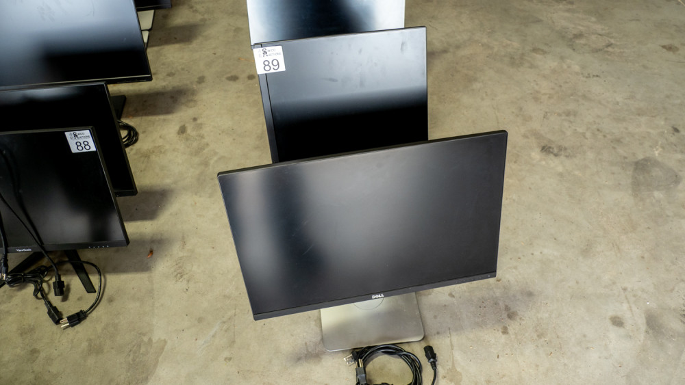 2 Dell U2415 monitors - Swico Auctions
