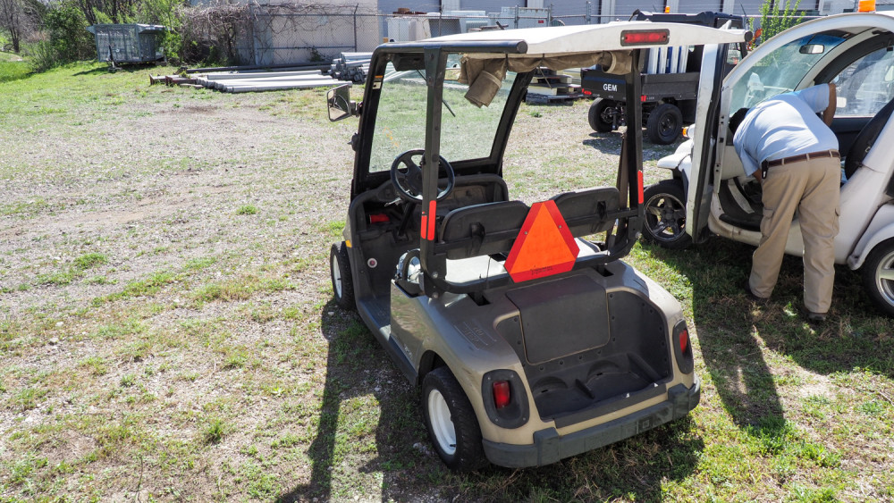 2010 EZGo 2Five golf cart - Swico Auctions