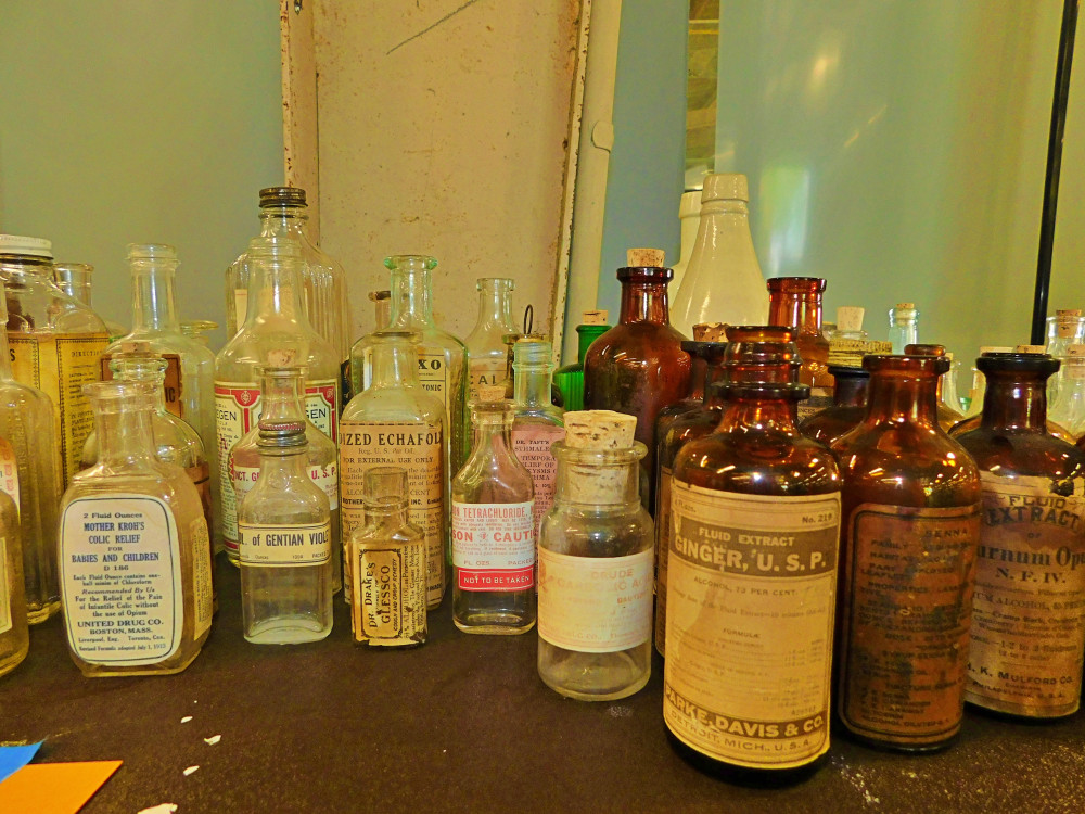 Assortment of Antique Medicine Vials and Containers - Swico Auctions