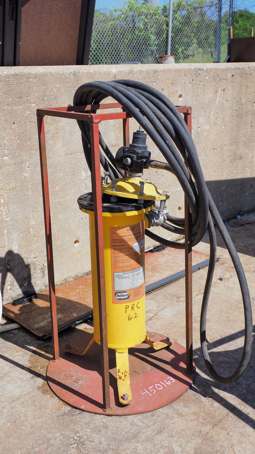 2 plasting pots and air filter - Swico Auctions