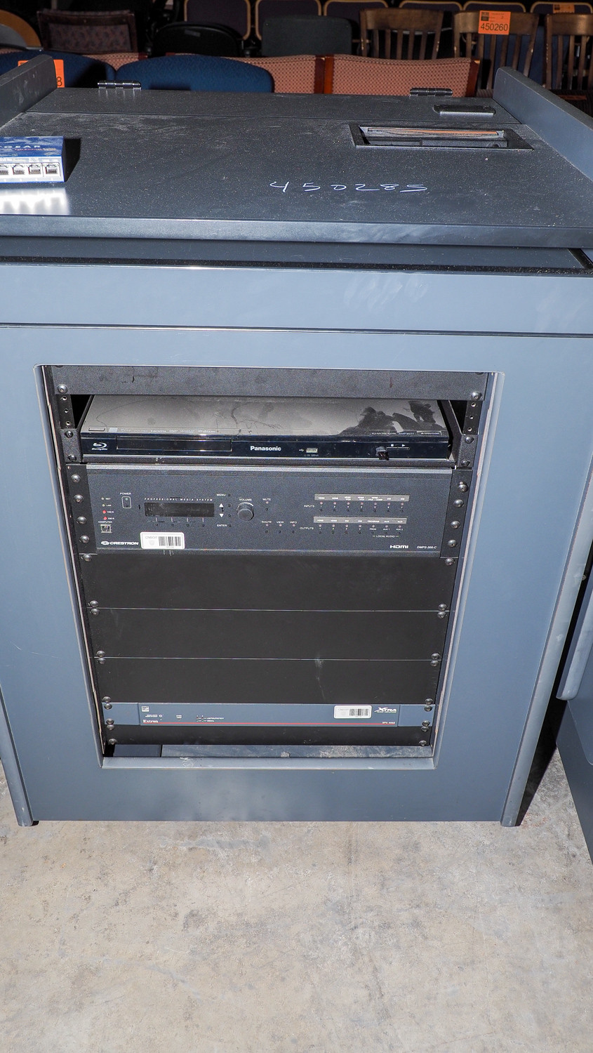 5 presentation stations - Swico Auctions