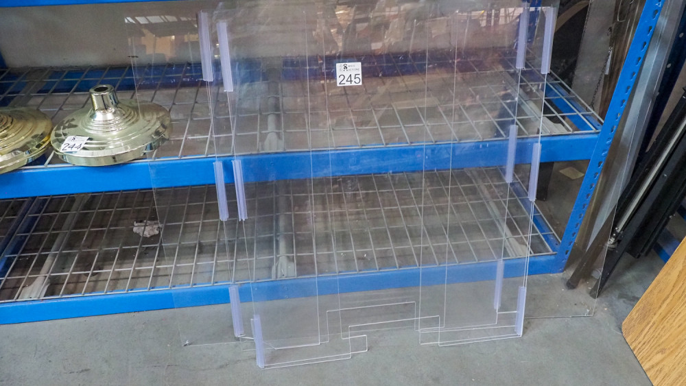 2 teller plastic guards and one flat piece of plexiglass - Swico Auctions