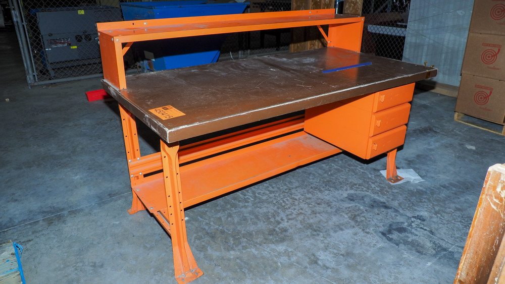 Metal shop table - Swico Auctions