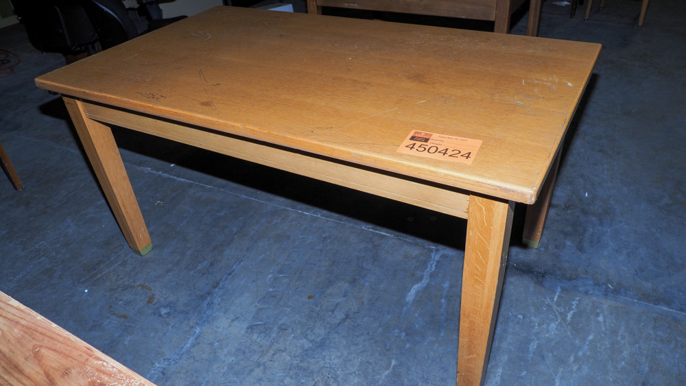 34x60 wood table - Swico Auctions