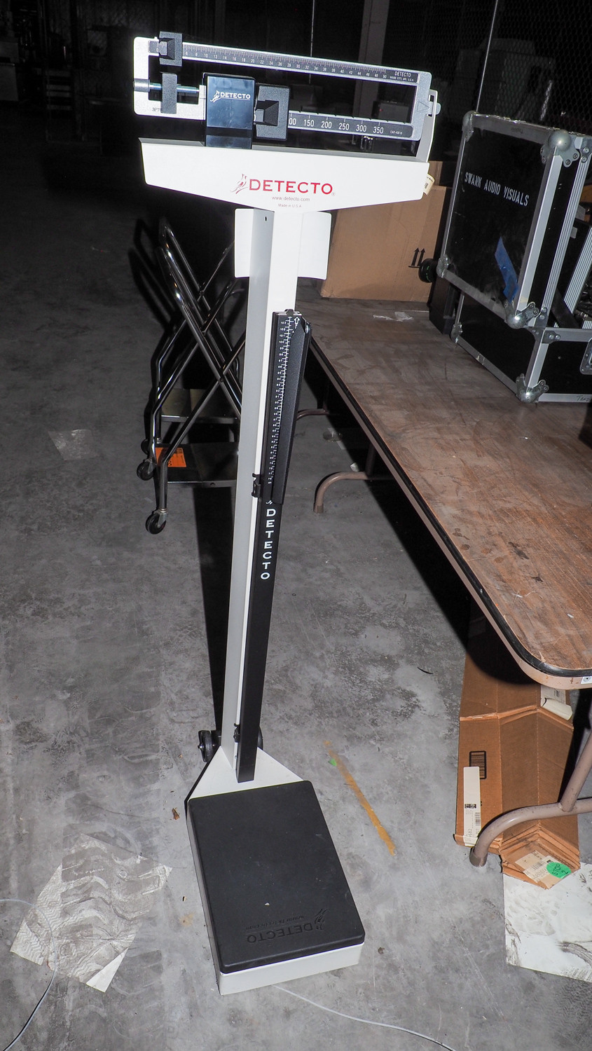 Detector 400 pound scale - Swico Auctions