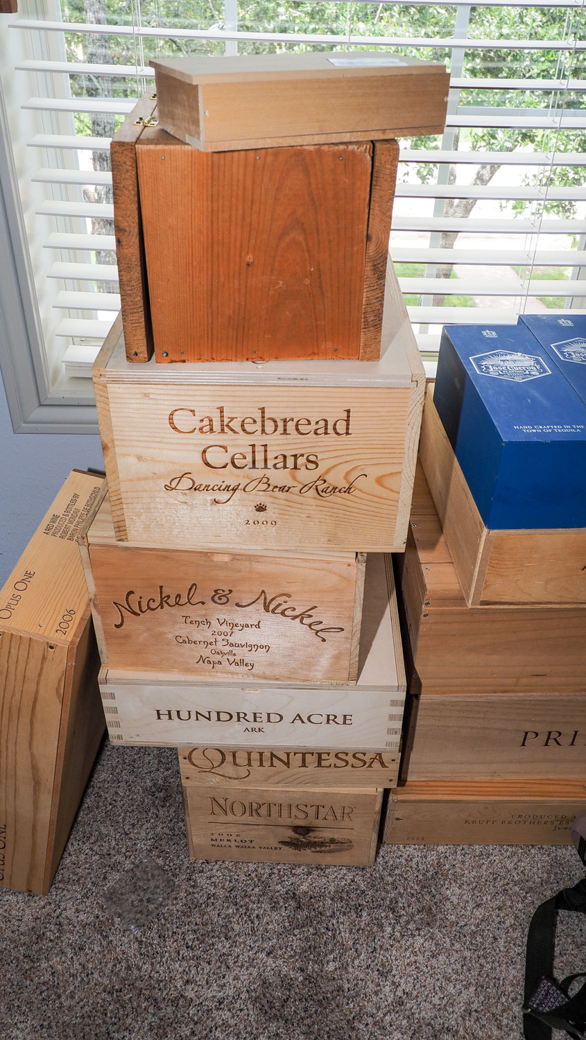 Wood vine and tequila boxes - Swico Auctions