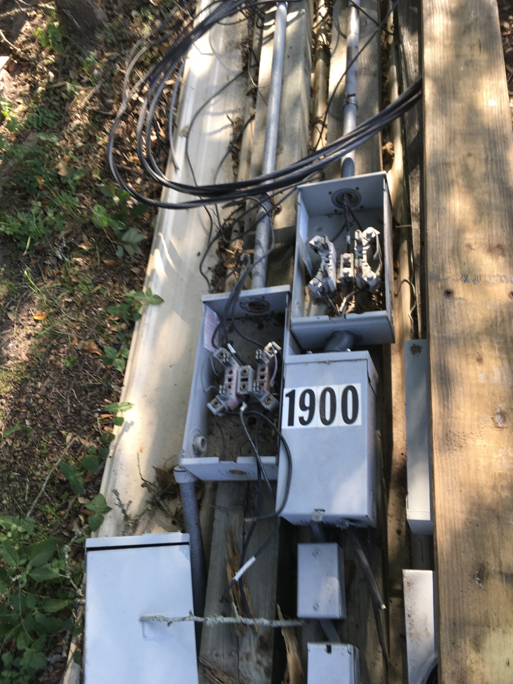 2 Meter pole - Swico Auctions