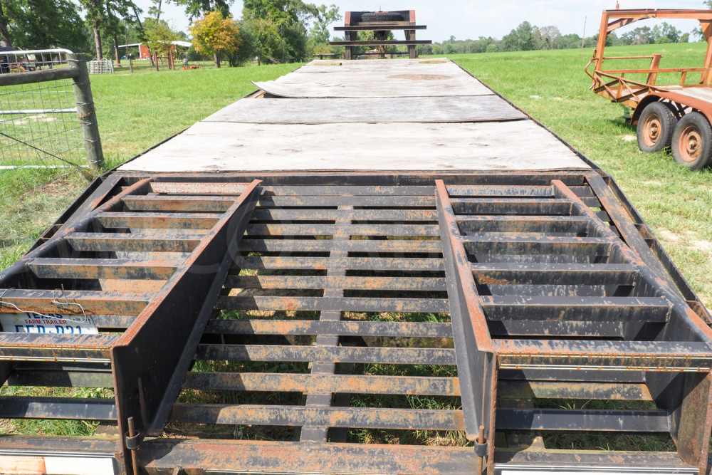 2003 Tex-Mex flatbed trailer - Swico Auctions