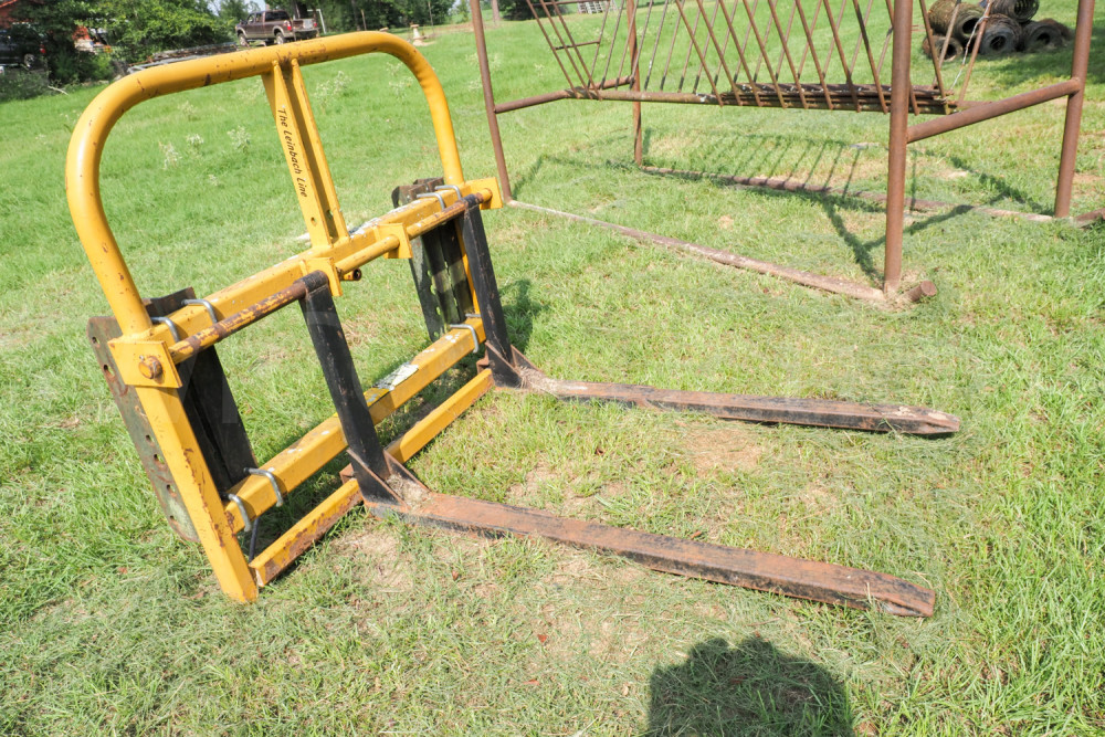 Rear 3 point pallet forks - Swico Auctions
