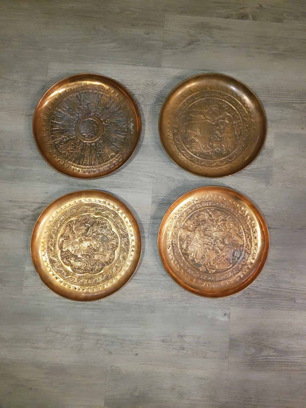 Vintage Hammered Copper Decorative Plates (set of 4) - Swico Auctions