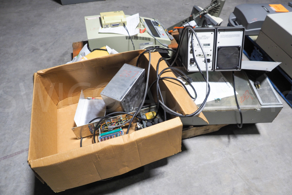 Pallet of science lad equipment - Swico Auctions