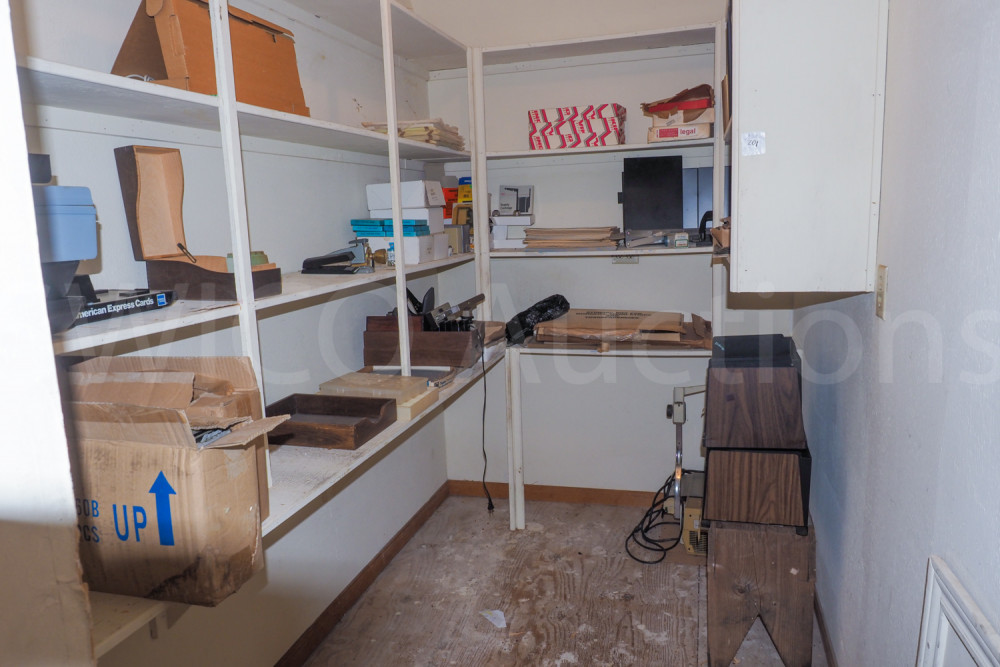 Office supplies - Swico Auctions