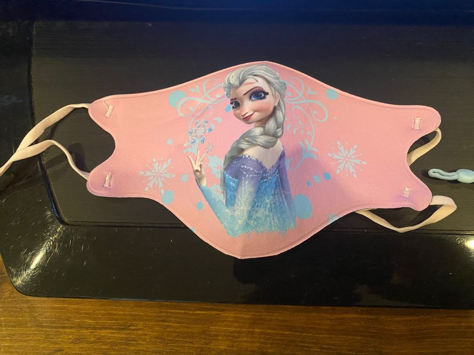 Disney Frozen Kids Elsa Mask - Swico Auctions