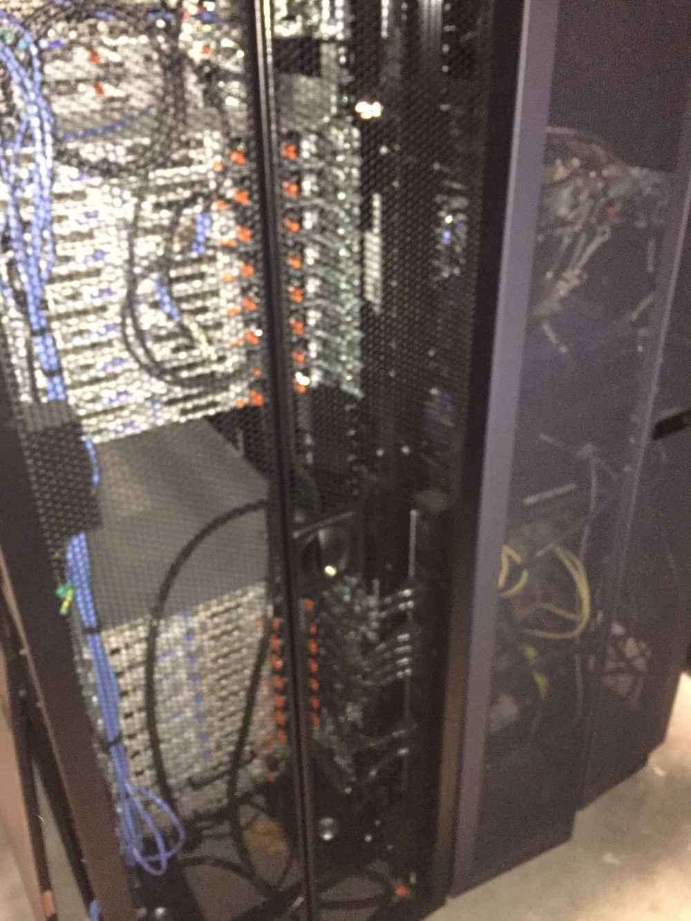 2 Dell Server Racks - Swico Auctions