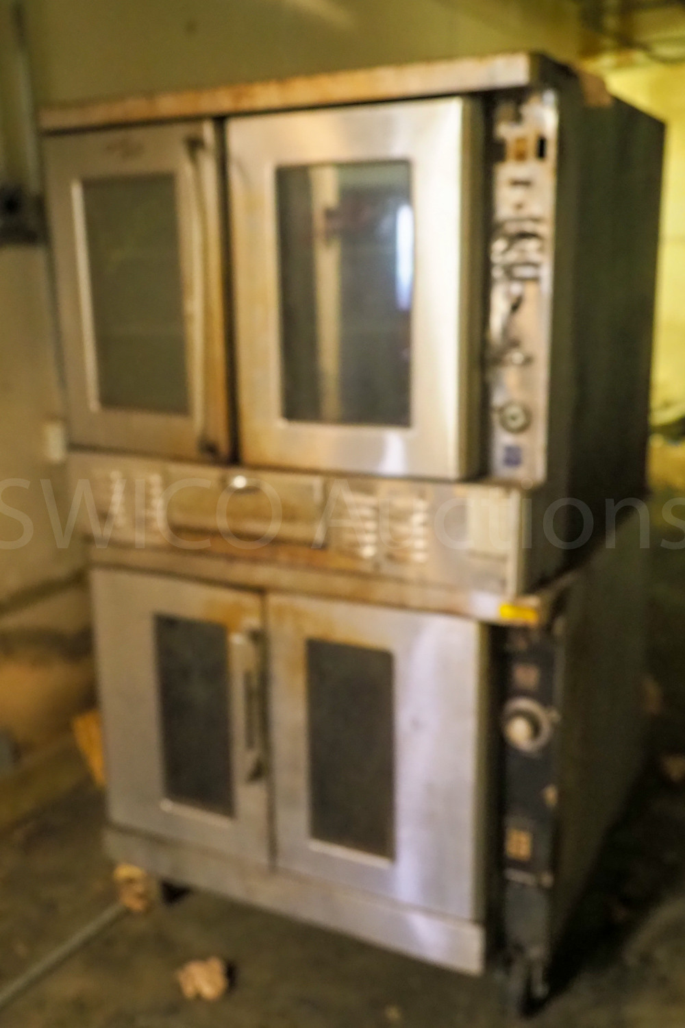2 Ovens - Swico Auctions