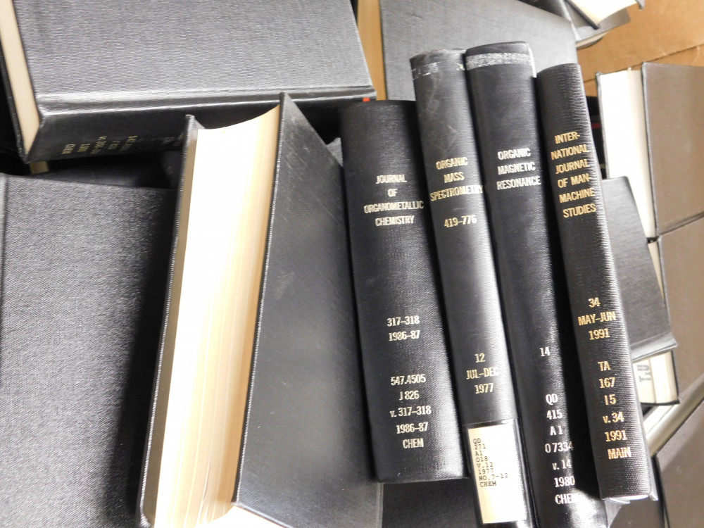 Pallet of random selections of Reference books - Swico Auctions