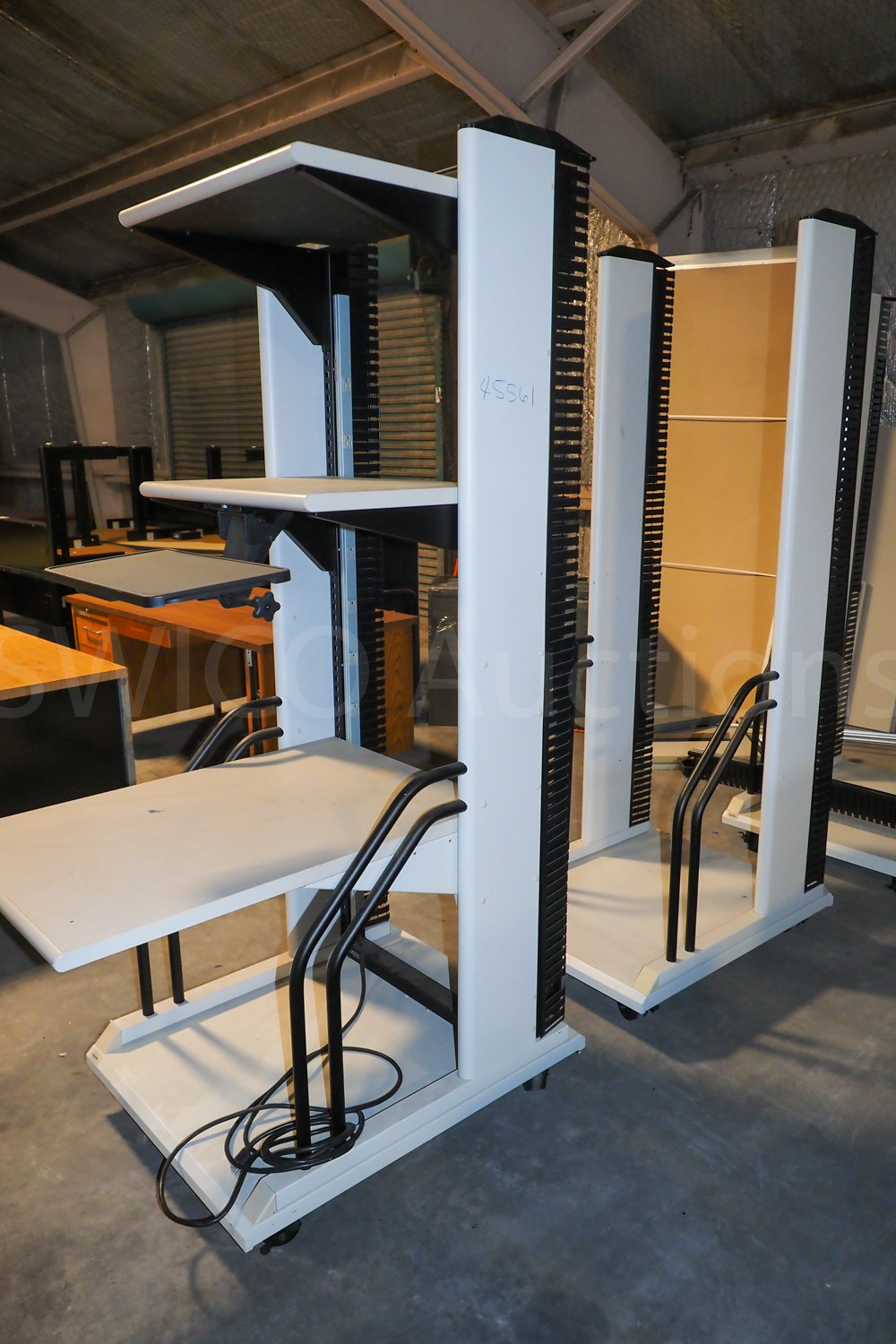 3 Rolling stations - Swico Auctions