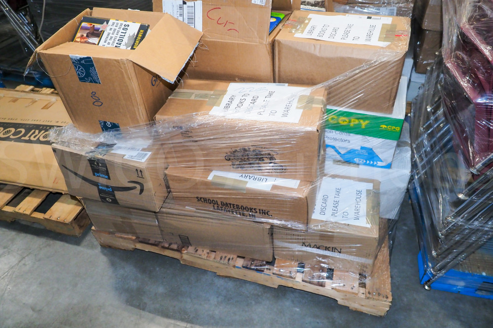 Three pallets of library books - Swico Auctions
