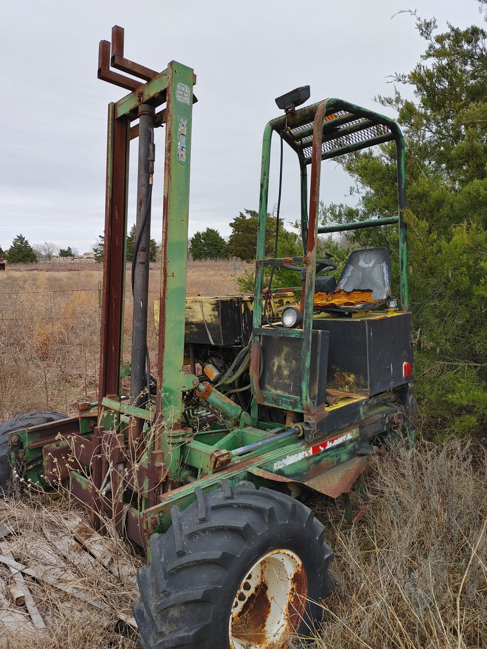 Piggyback forklift - Swico Auctions