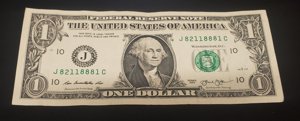 Unusual serial number 2013 one dollar bill J82118881C - Swico Auctions