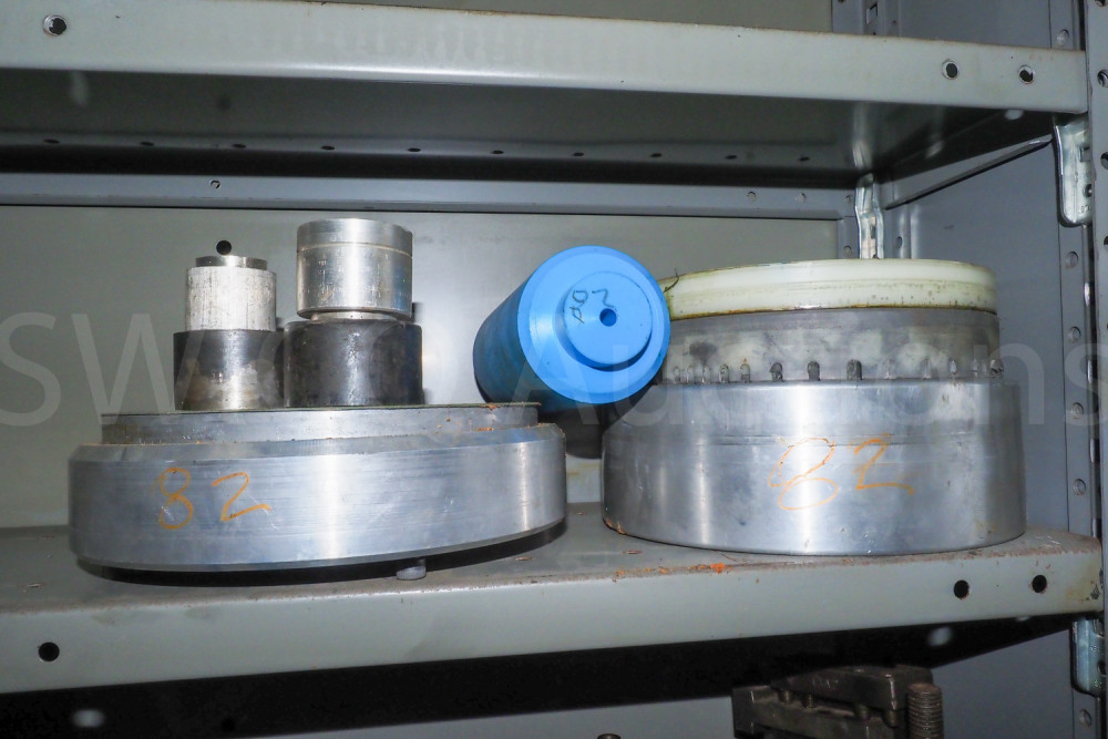 Material pieces - Swico Auctions