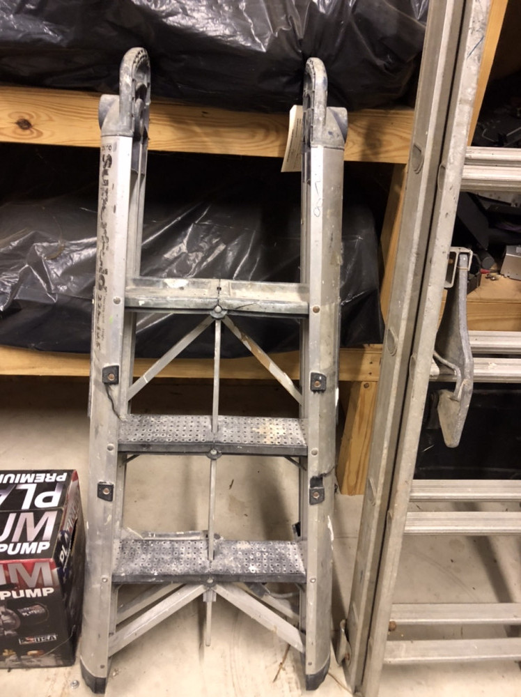 Superfold step ladder - Swico Auctions