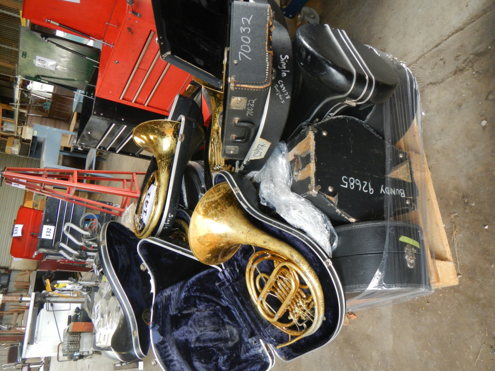 instruments - Swico Auctions