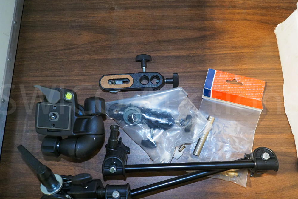 2 Bogen Camera arm mounts - Swico Auctions