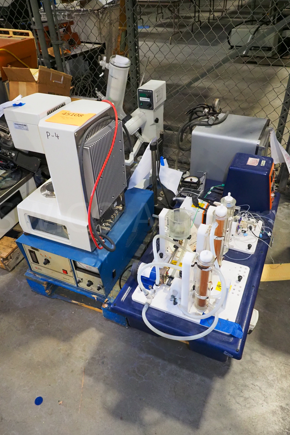 Pallet of lab equipment - Swico Auctions