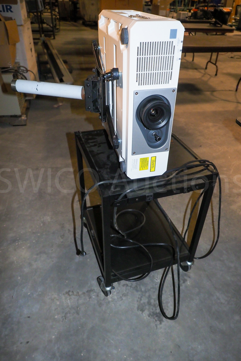 Panasonic PT-RZ570 digital projector - Swico Auctions